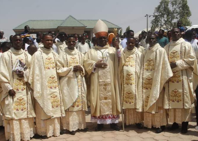 Muslim Convert, Five Others Ordained Priests